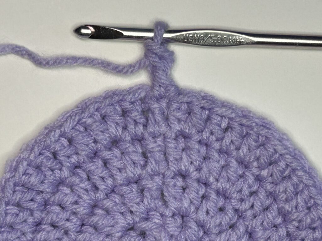 How to Join Double Crochet Rounds With an Invisible Seam - Change Path ...